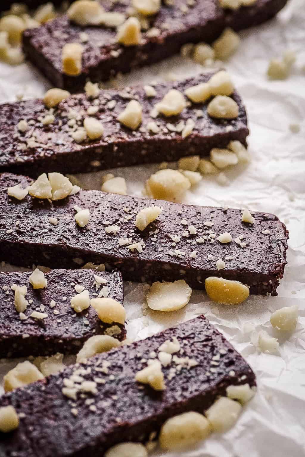 Healthy Date Bars Recipe (Homemade Larabar) | The Picky Eater