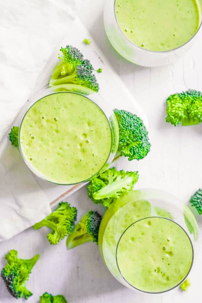 Broccoli Smoothie With Banana And Mango | The Picky Eater