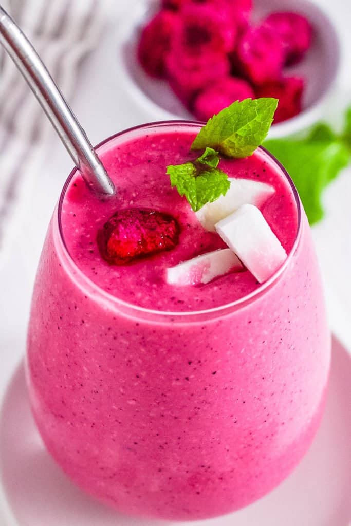 Dragon Fruit Smoothie (Easy Recipe!) | The Picky Eater