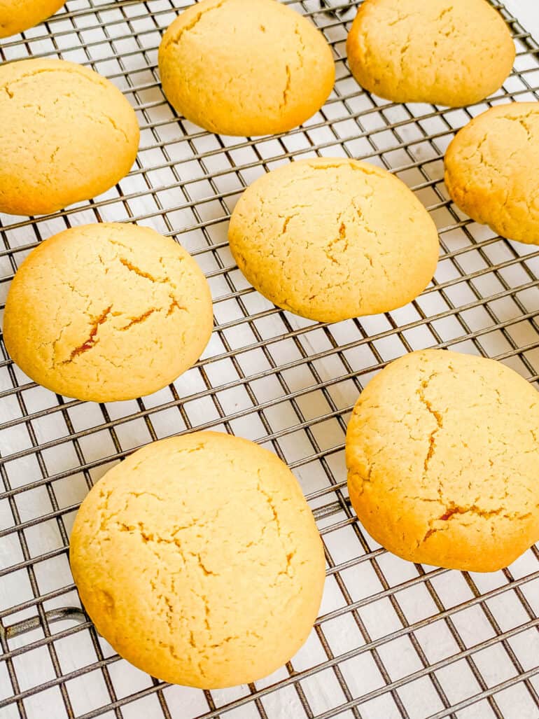 Chewy Japanese Mochi Cookies (Sweet & Buttery!) | The Picky Eater