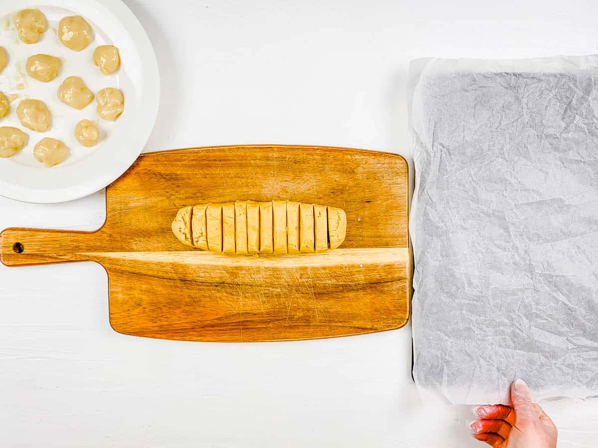 Chewy Japanese Mochi Cookies (Sweet & Buttery!) | The Picky Eater