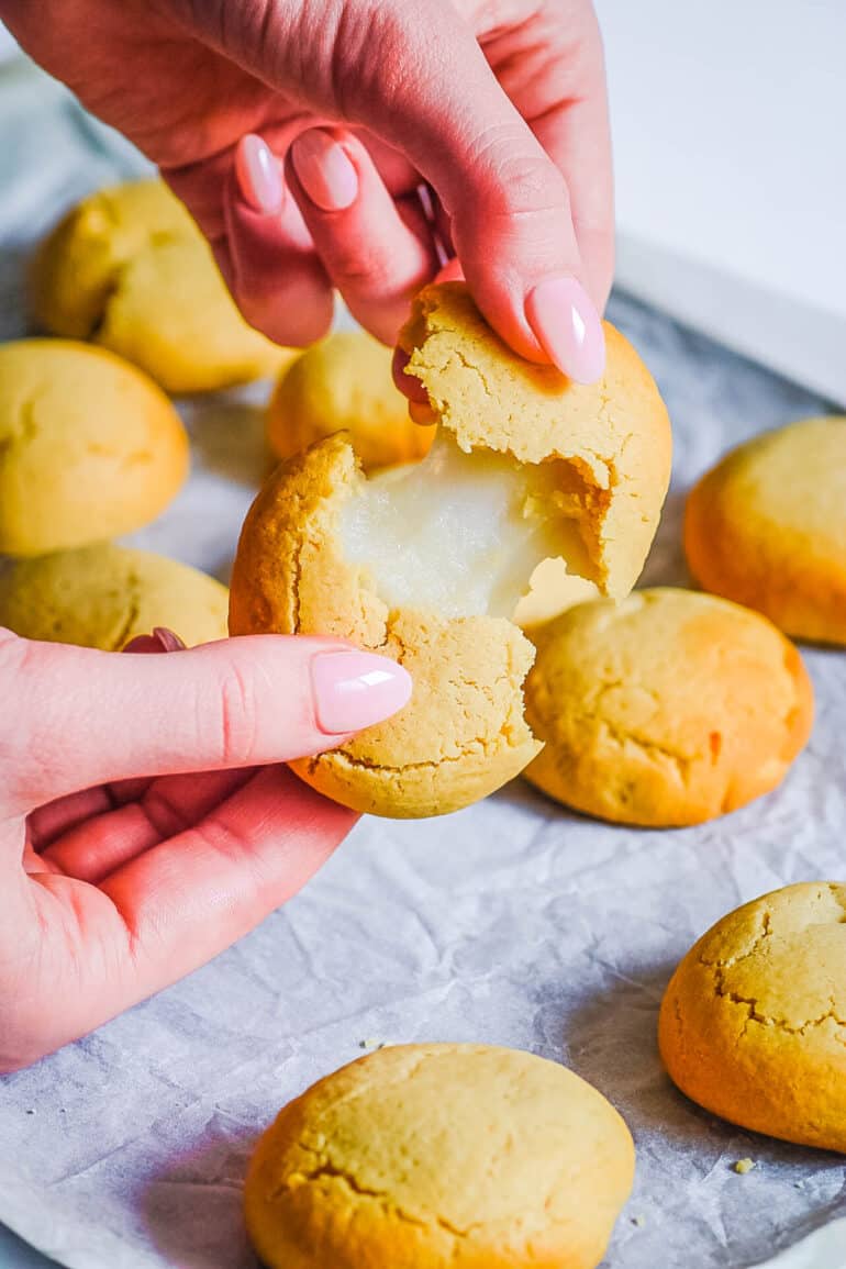 Chewy Japanese Mochi Cookies (Sweet & Buttery!) | The Picky Eater