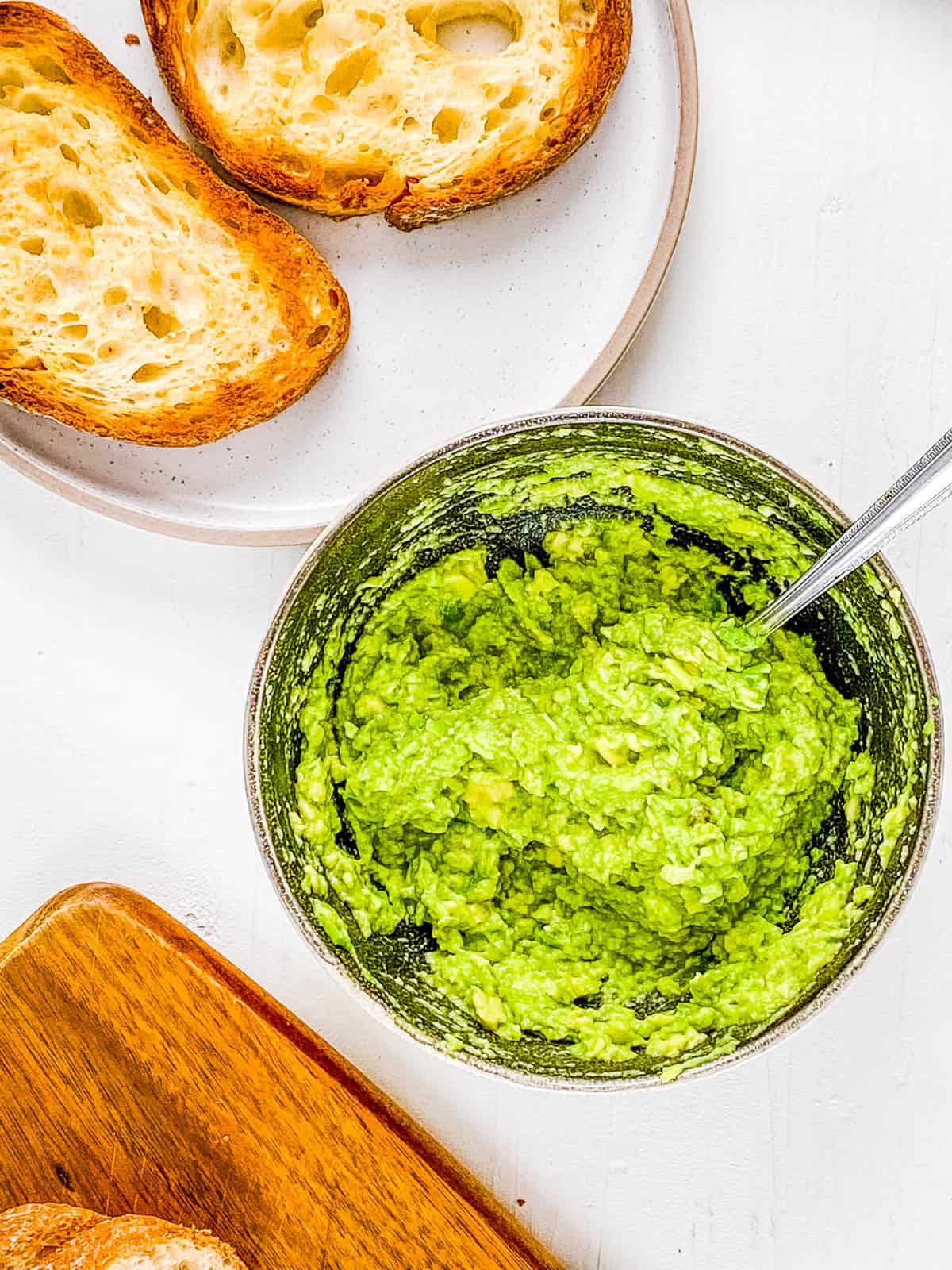 Avocado Toast With Honey | The Picky Eater