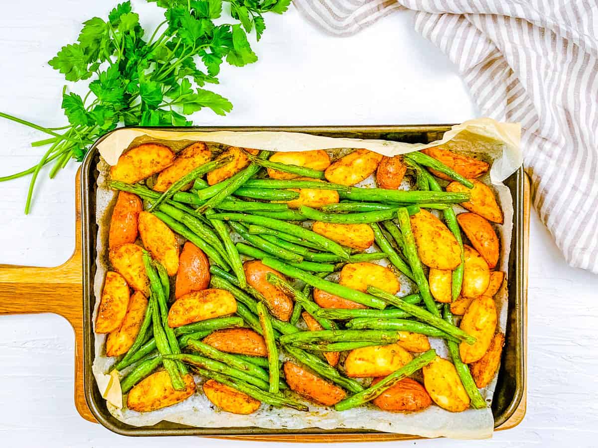 Roasted Green Beans And Potatoes | The Picky Eater