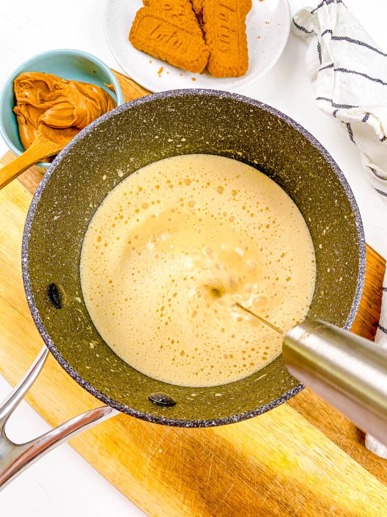 Biscoff Latte (Easy Recipe) | The Picky Eater