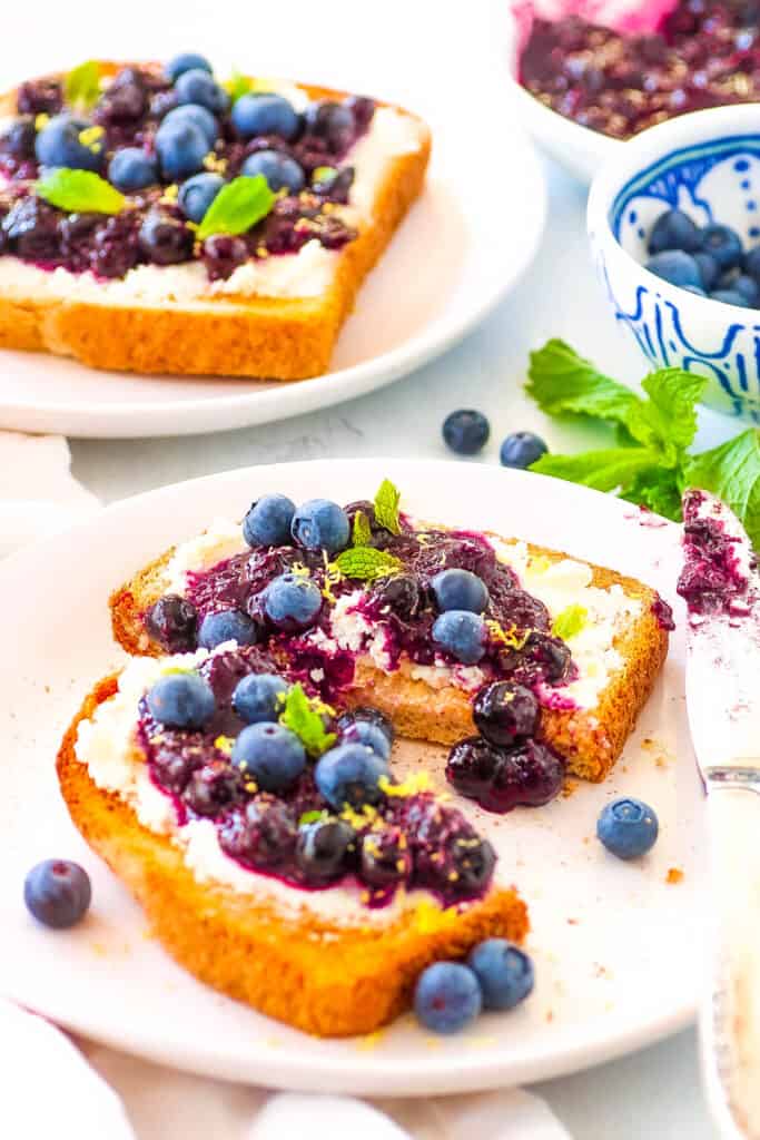Cream Cheese Toast (17 Ways!) | The Picky Eater
