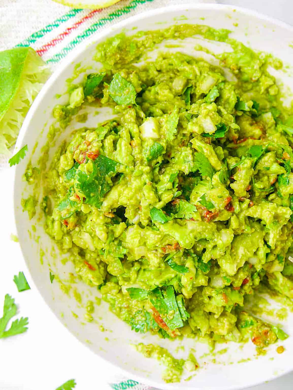 Healthy Guacamole Recipe (Low-Calorie!) | The Picky Eater