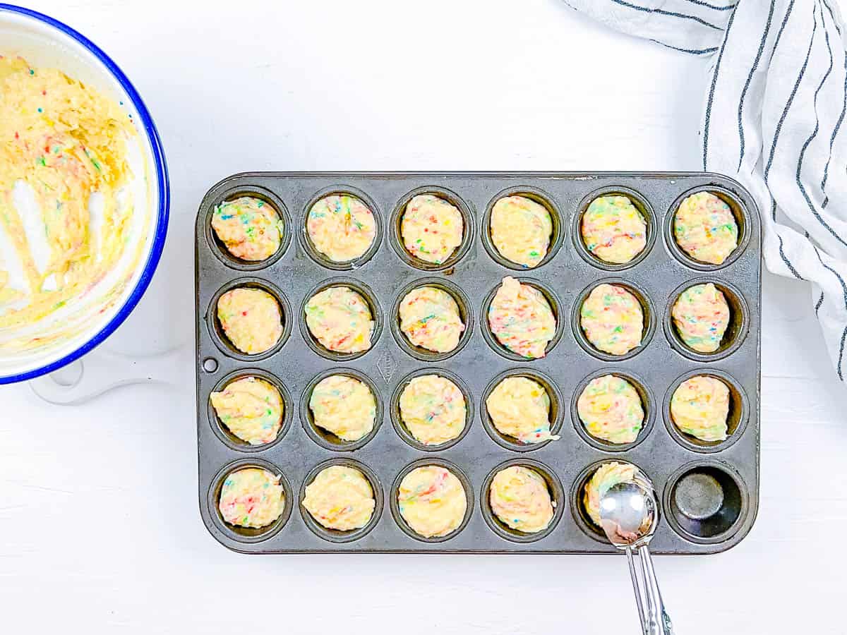 Birthday Cake Muffins (With Sprinkles!) | The Picky Eater