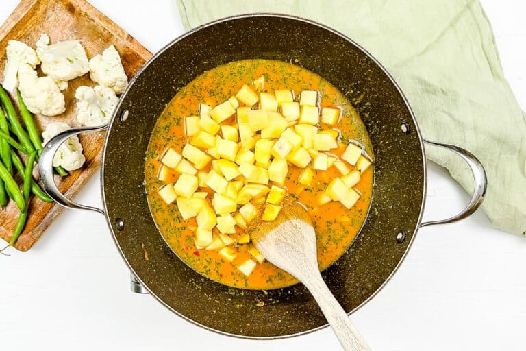 Vegetable Vindaloo (Vegan Recipe!) | The Picky Eater